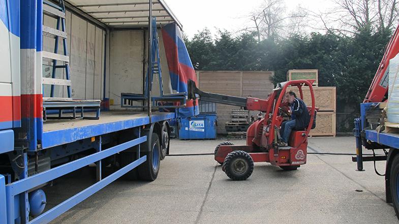 Hunts Transport | Glass Shipping | Surrey, London & Nationwide